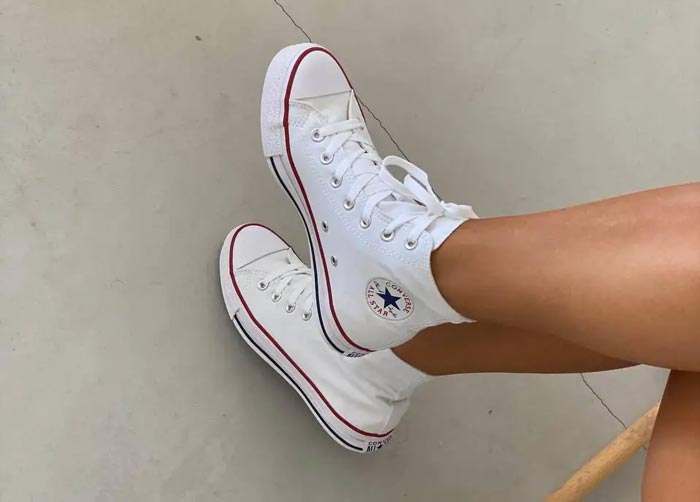 Sự quyến rũ cổ điển của giày Converse All Star White