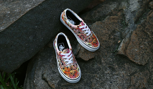 “Bỏ vào giỏ hàng” các mẫu Vans New Era êm ái đầy màu sắc