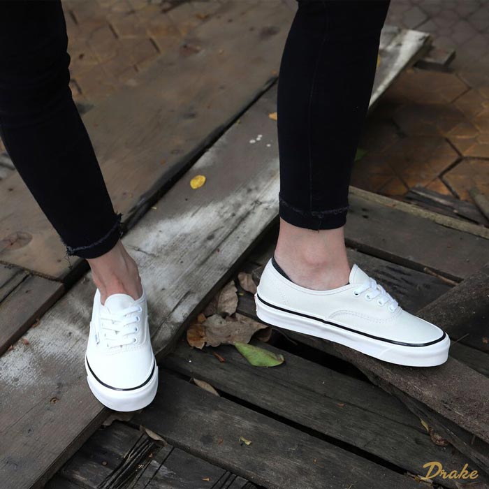 Lộ diện những đôi giày Vans trắng “đốn tim” giới trẻ